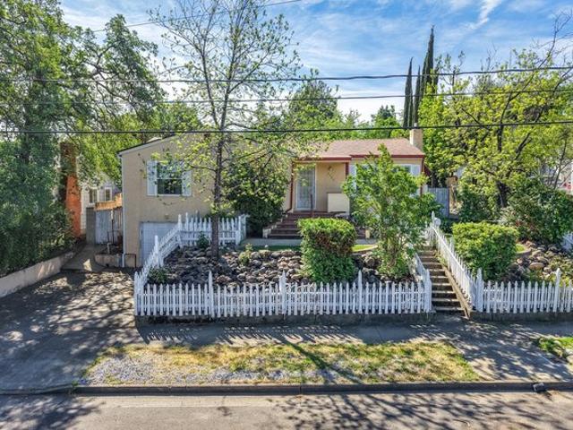 2327 Butte St, Redding, CA 96001