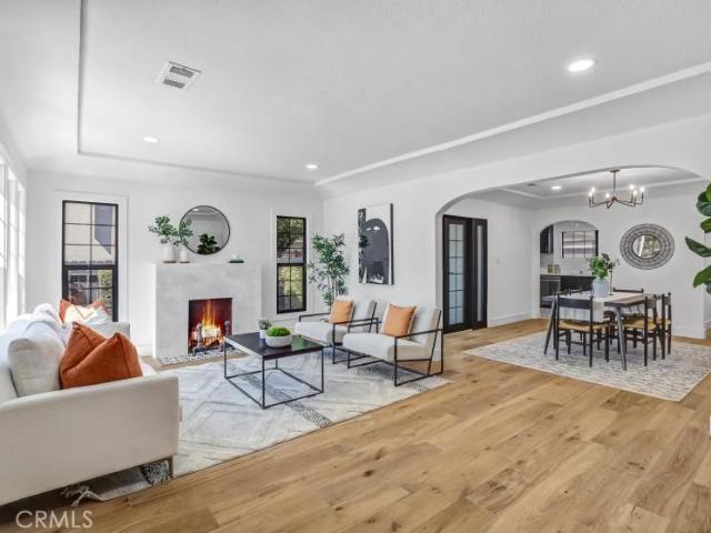 2327 Bonnie Brae