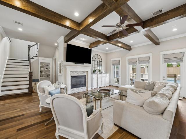 2327 Bottlebrush Lane