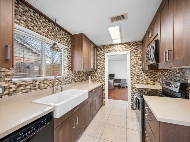 2327 Colonial Ridge Drive