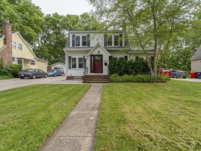 2327 Donald St, Ames, IA 50014