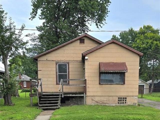 2327 E 25th St, Granite City, IL 62040
