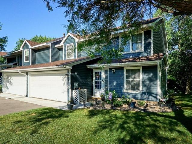 2327 Grange Ave N, Oakdale, MN 55128