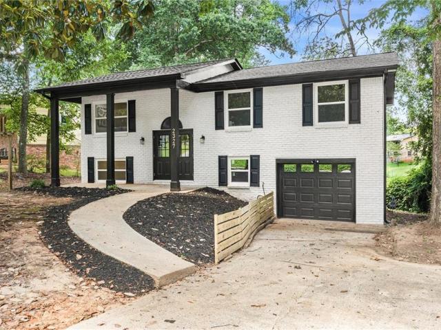 2327 Greenway Drive