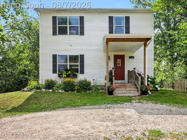 2327 Hammerslea Road
