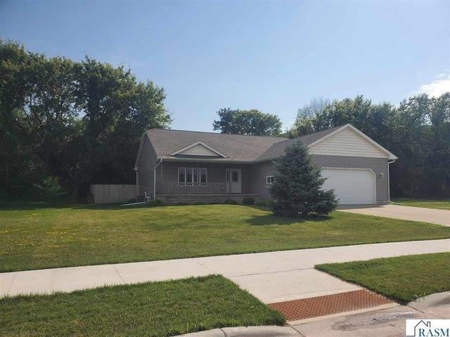 2327 Lake Ave, New Ulm, MN 56073