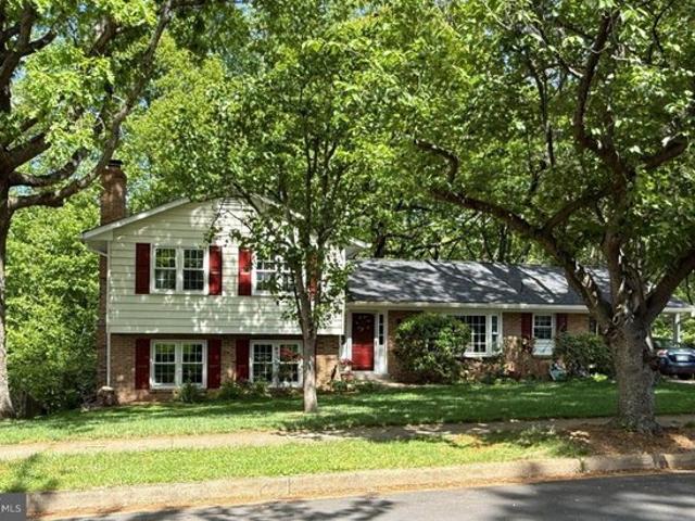 2327 Riviera Dr, Vienna, VA 22181