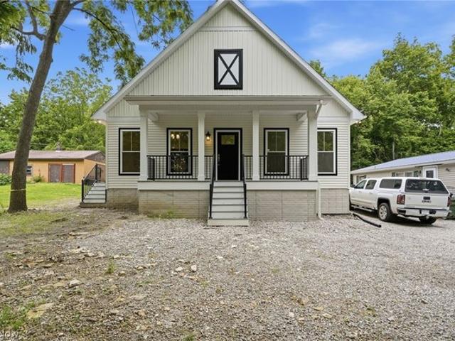 2327 S Oak Knoll Dr, Lakeside Marblehead, OH 43440