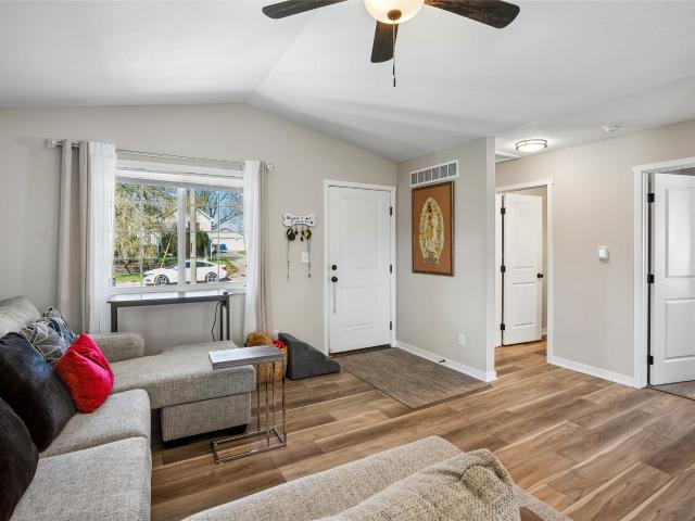 2327 SE 8th Street