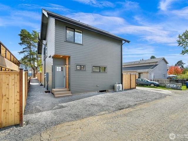 2327 Valencia St Unit 102, Bellingham, WA 98229