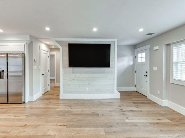 2327 Volante Place