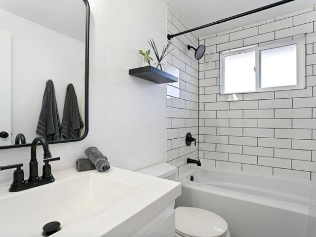 2327 W 18th St, Loveland, CO 80538