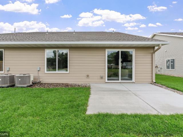 2327 17th Ave E, North St. Paul, MN 55109 | MLS #6752