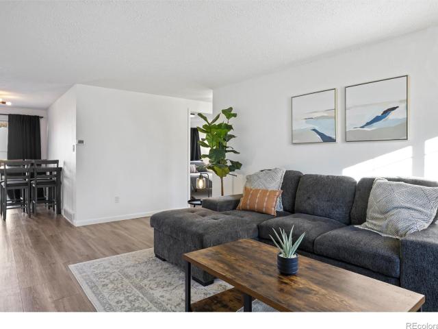 2327 2 W 18th Street