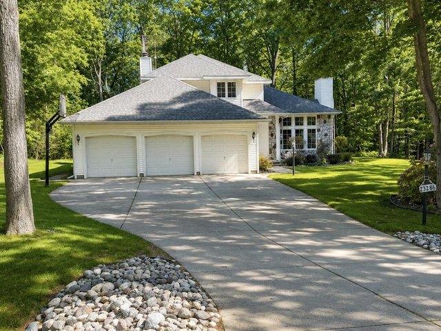 23286 Timberridge Dr, Big Rapids, MI 49307