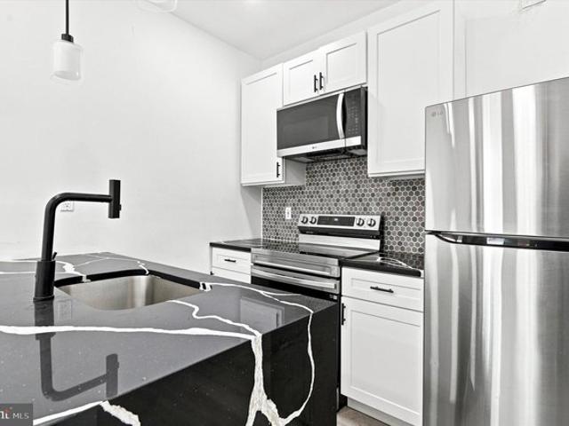 2328 Nicholas St, Philadelphia, PA 19121