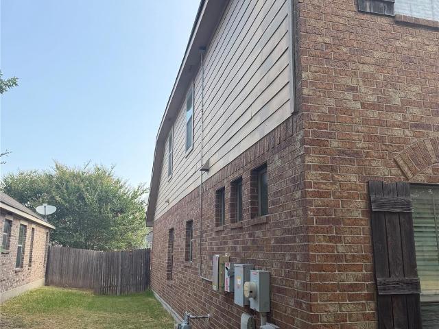 2328 Ambling Trl