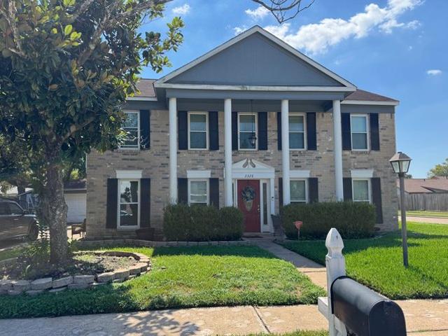 2328 Colleen Dr, Pearland, TX 77581