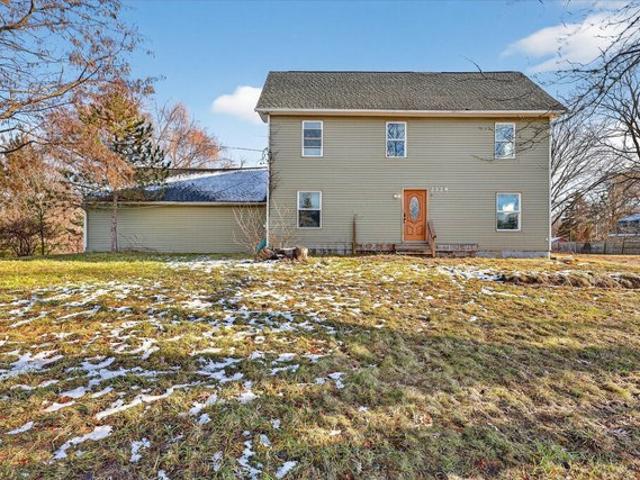 2328 Dean Lake Ave NE, Grand Rapids, MI 49505
