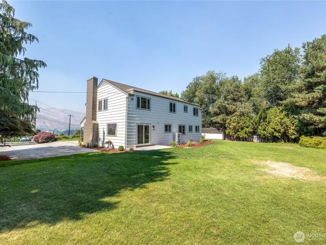 2328 Easy Street