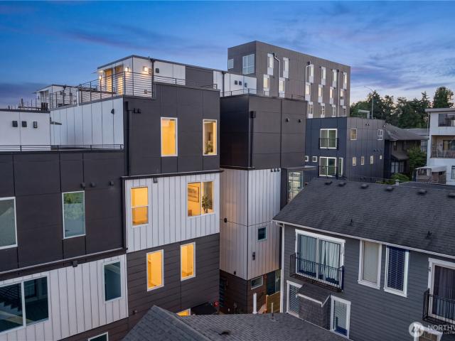 2328 Franklin Avenue E # B