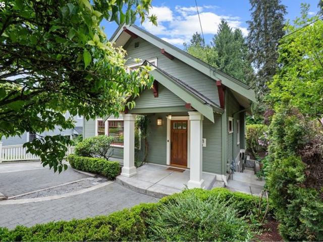 2328 SW Broadway Dr, Portland, OR 97201