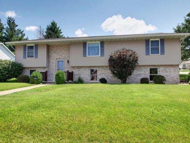 2328 Wheatland Dr, Quincy, IL 62305