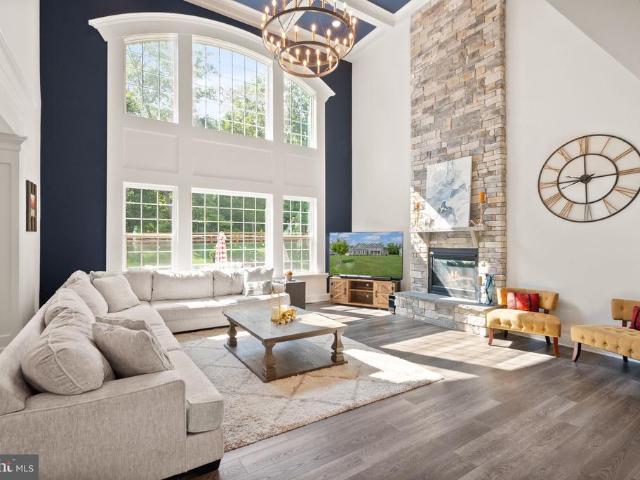 23297 Hastings Ridge Court