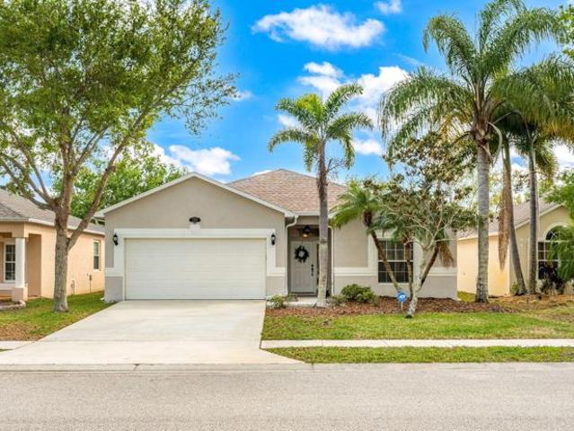 2329 Maeve Cir, Melbourne, FL 32904