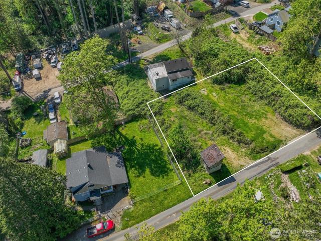 2329 NE Fruitland Drive