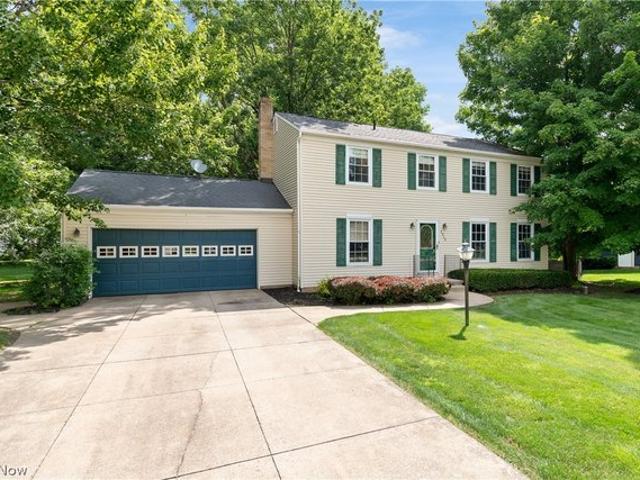2329 Oak Point Dr, Akron, OH 44321