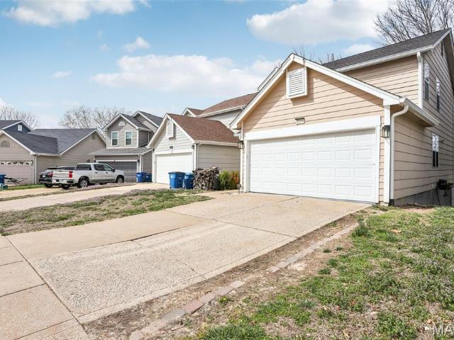 2329 Hunters Crest Dr, Wildwood, MO 63038 | MLS #26011 | Compass