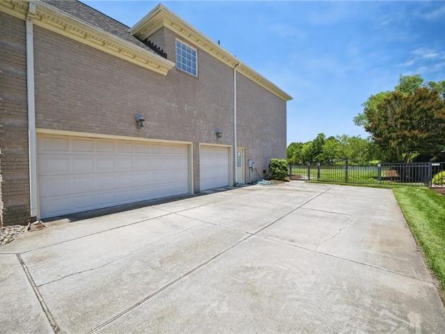 2329 Santa Fe DR