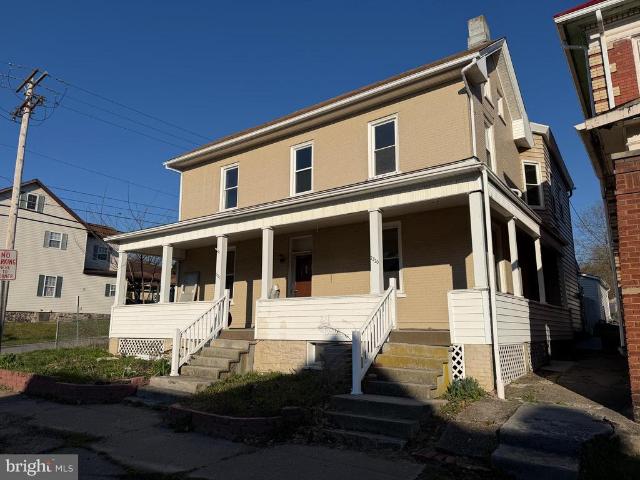 2320/2 W Chestnut Ave