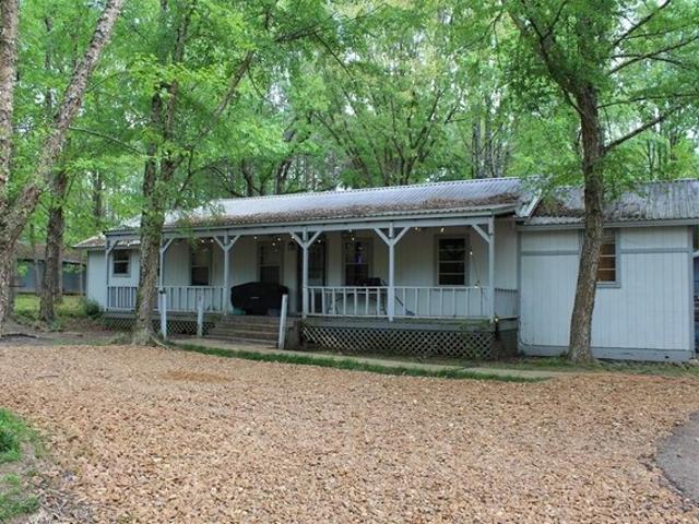 23206 Highway 310 E, Como, MS 38619