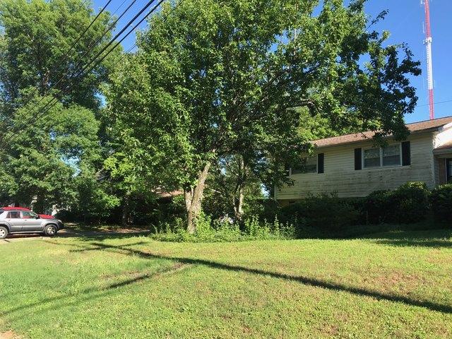 2320 Mountain Oaks Ln, Hoover, AL 35226