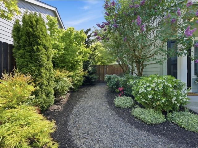 2320 nw meadows dr