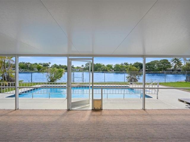 2320 NW 73rd Ave, Sunrise, FL 33313