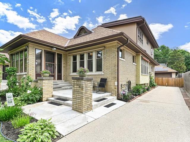2320 N 62nd St, Wauwatosa, WI 53213