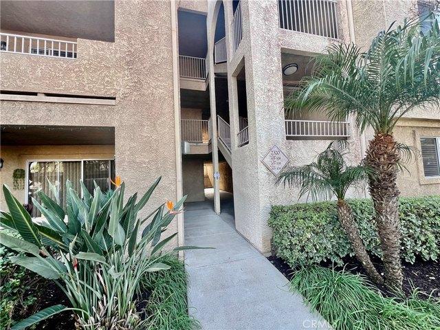 2320 Del Mar Way, Corona, CA 92882