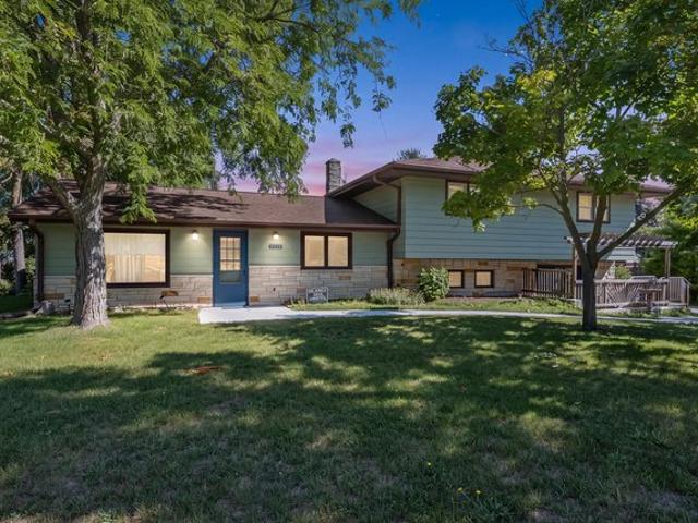 2320 E Sandy Acre Rd, West Bend, WI 53090