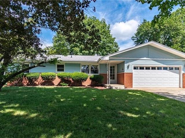 2320 Essex Ave, Mattoon, IL 61938