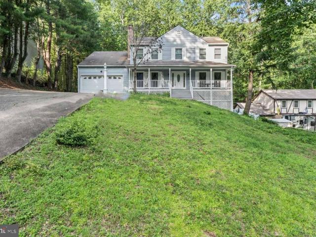2320 Harpoon Dr, Stafford, VA 22554 | MLS #VAST2047 | Compass