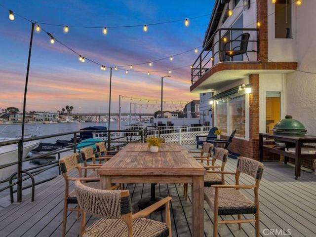 2320 Jamestown Ln, Oxnard, CA 93035