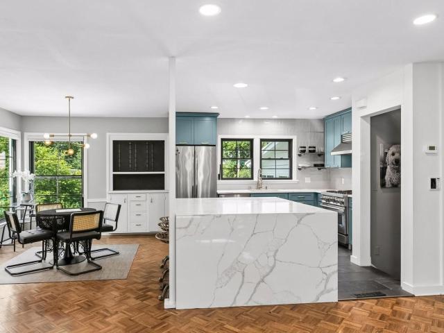 2320 Parklands Road