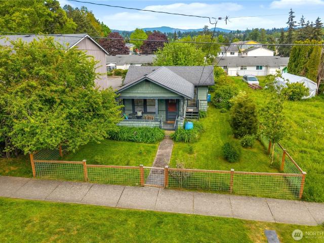2320 Queen Street