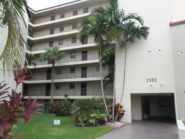 2320 S Cypress Bend Dr Apt 206, Pompano Beach, FL 33069