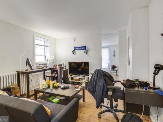 2320 Spruce St #3R Philadelphia, PA 19103