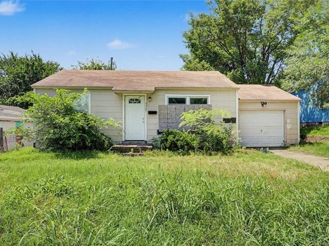 2320 W Easton Ct, Tulsa, OK 74127