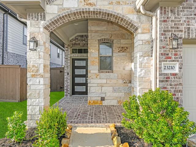 23210 Penstemon Trail